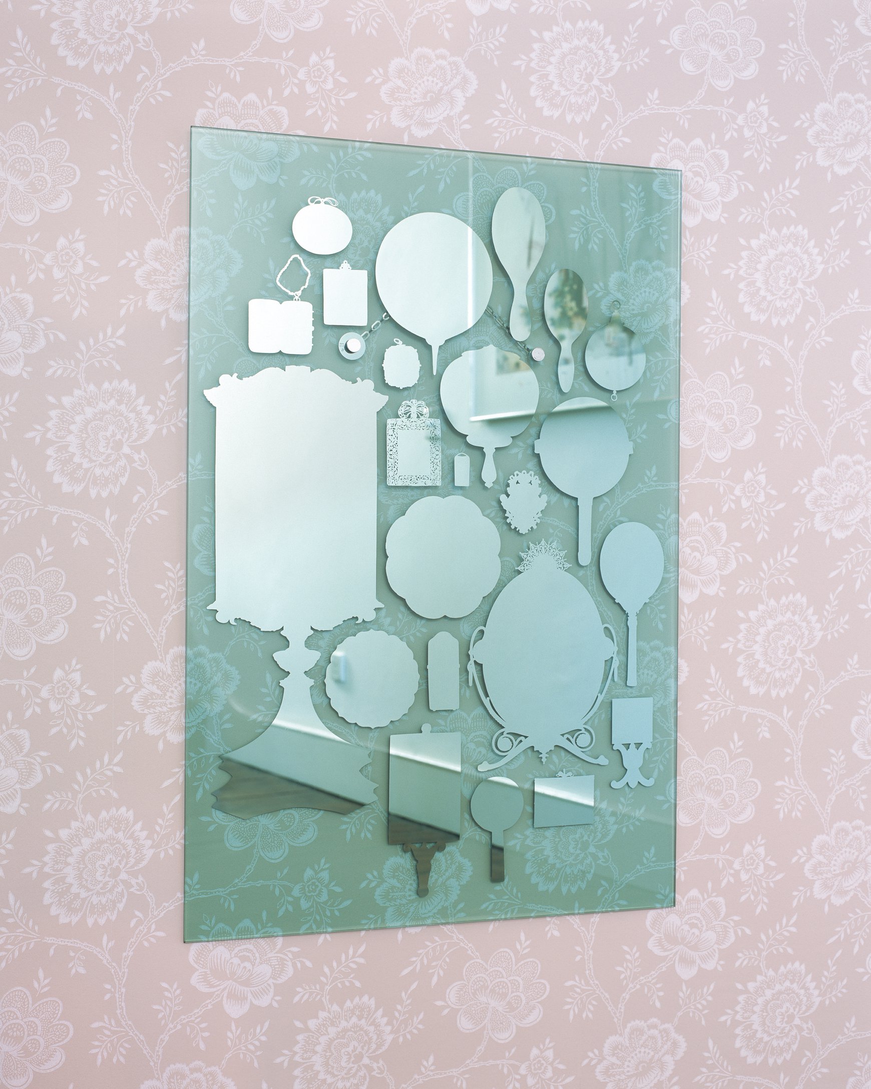 V&A – The Mirror Mirror, 2006 (Product) | Graphic Thought Facility